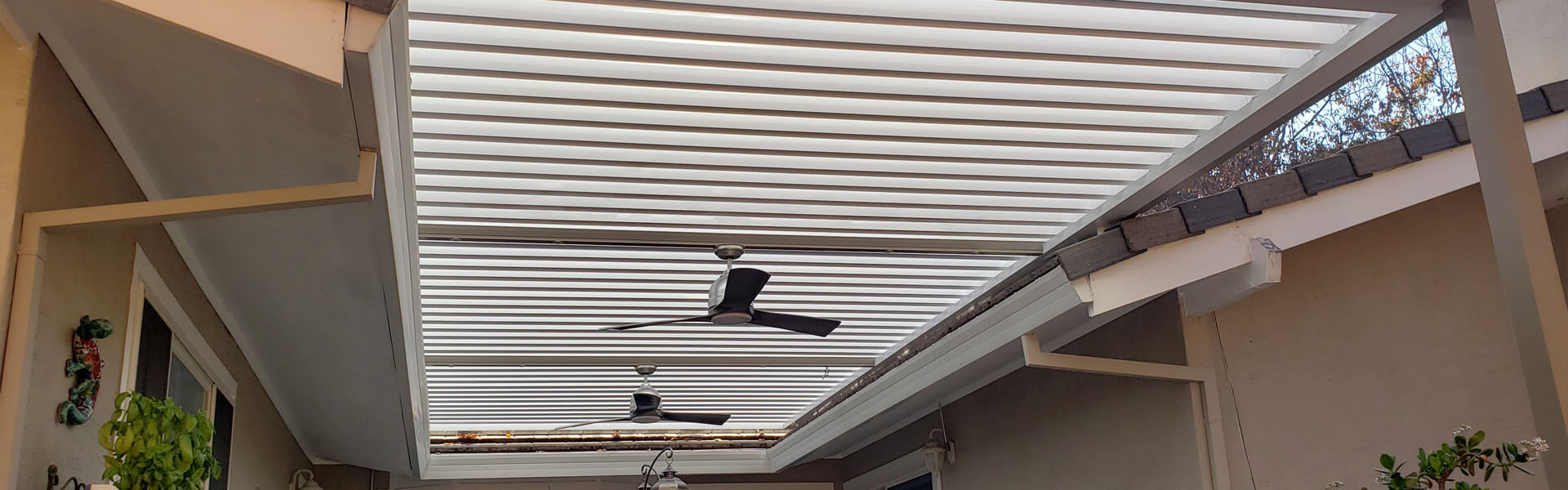 Linear louvered roof system | Premium Motorized louvered roof Elite ...